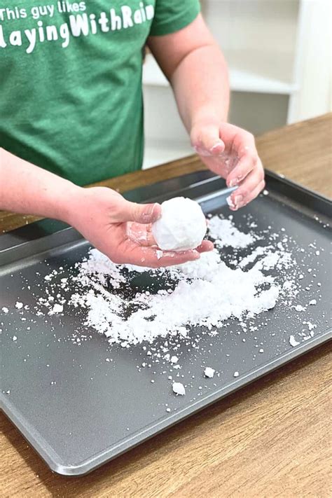 How To Make Fake Snow With Shaving Cream