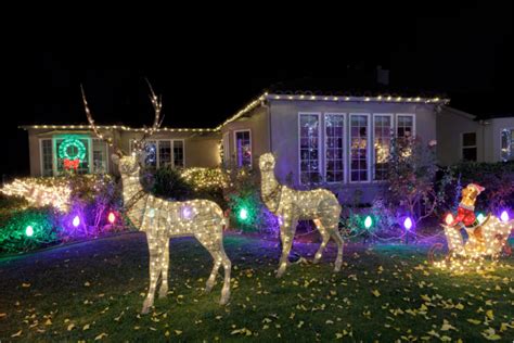 How To Celebrate Christmas In America 15 Popular Christmas Traditions