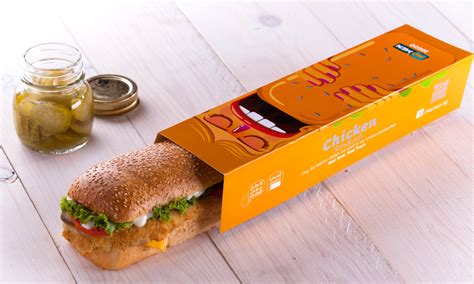Momen Packaging Design Cubism Character For Food Packaging Unique