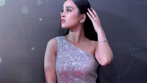 Patna Shukla Actress Anushka Kaushik Gave Intimate Scene With Kajol On