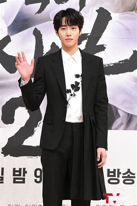 Kdramabuzz 📣 Ahn Hyo Seop Is Currently In Talks To Star As The Male