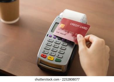 4 574 Mobile Card Swipe Images Stock Photos Vectors Shutterstock