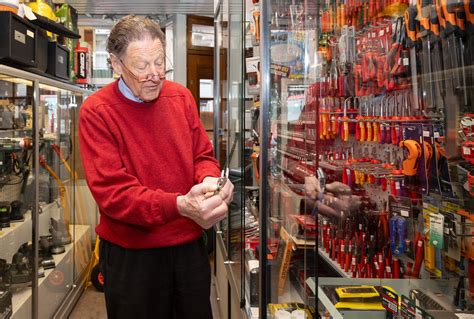 Meneer Jansen Van Fa Liefhebber Stopt Deze Zomer Met De