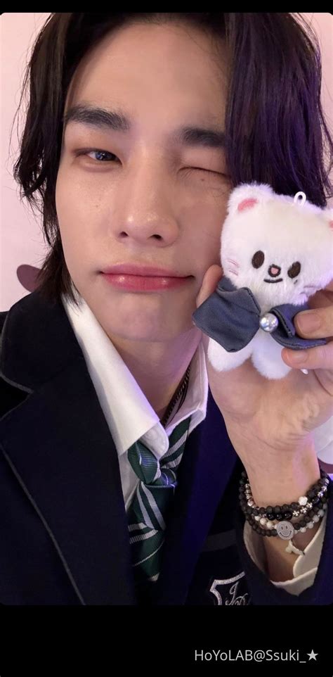 Hyunjin And Jiniret HoYoLAB