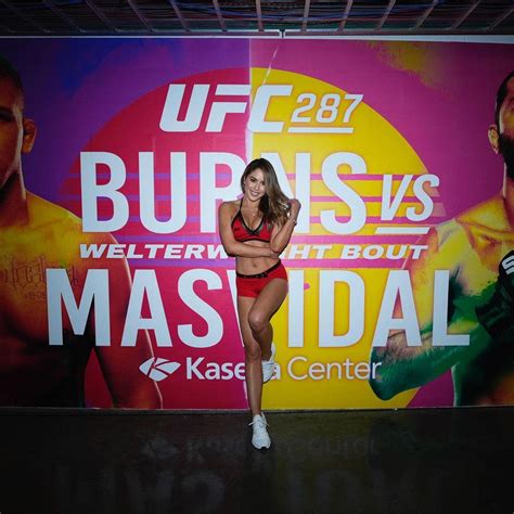 Brittney Palmer Shows Off Body In Ufc Ring Girl Uniform