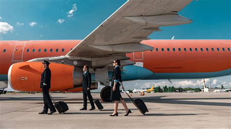 آوسبیلدونگ مهماندار هواپیما لانر آوسبیلدونگ