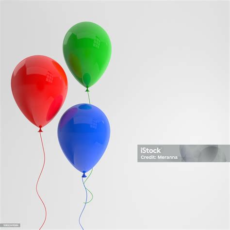 흰색 바탕에 광택 있는 빨강 녹색 파란색 풍선의 그림 생일 파티 프로 모션 소셜 미디어 배너 포스터를 위한 빈 공간 3d 렌더링