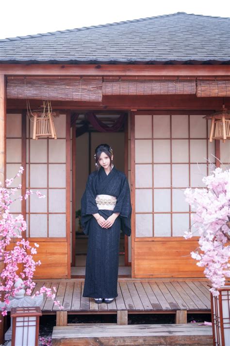 二次元妹子 抱走莫子 Aa 未亡人太太 写真65p 第1页 美女套图 爱推图