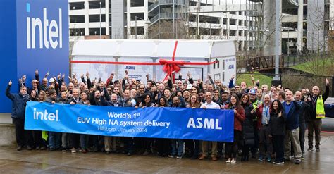 Intel Receives Its High Na Euv Scanner From Asml Sdxcentral