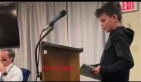 DailyNoah Com On Twitter VIEWER DISCRETION ADVISED Brave Babe Reads Pornographic Book Out