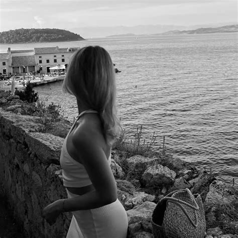 Andrada Andrada Apostol • Threads Say More