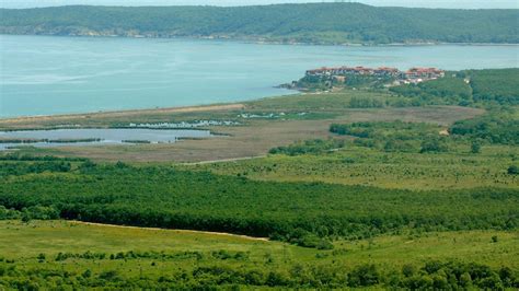 Окръжна прокуратура Бургас разпореди на кмета на Приморско да премахне бариерата за плажа