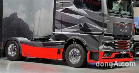 만트럭버스 플래그십 전기 트랙터 공개 배터리 공급사 Lg에너지솔루션·catl 낙점