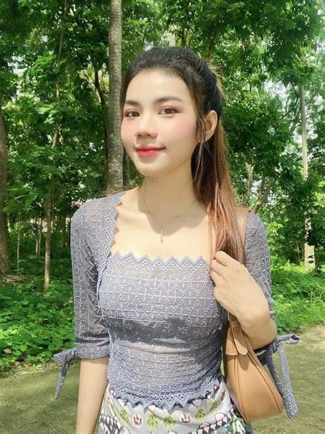 🔮အင်္ကျီဒီဇိုင်းလှလှလေးများ🔮