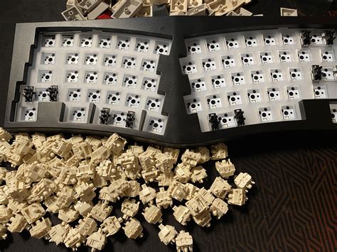 Got My First Alice Layout Throwing Some Creams In But Am Having Trouble Finding Key Caps