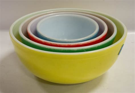 Set Of 4 Pyrex Primary Color Pyrex