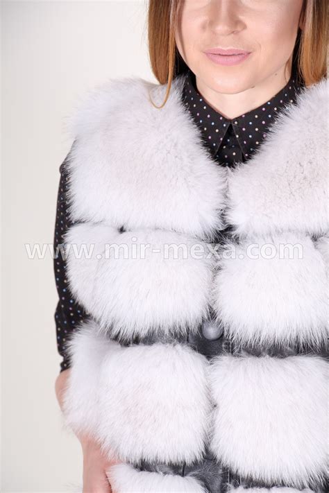 Жилет із песця біло бордовий Світ Шкіри та Хутра