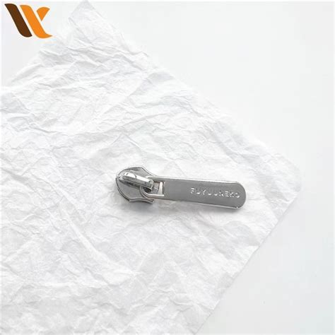 China Customized Silver Classic Zipper Puller Factory Manufacturers