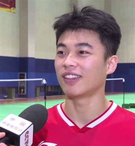 La Jove Promesa Xinesa Del Bàdminton Zhang Zhijie Mor En Ple Partit