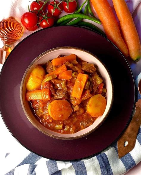 طرز تهیه راگو سبزیجات خوشمزه و رژیمی با سیب زمینی بدون گوشت