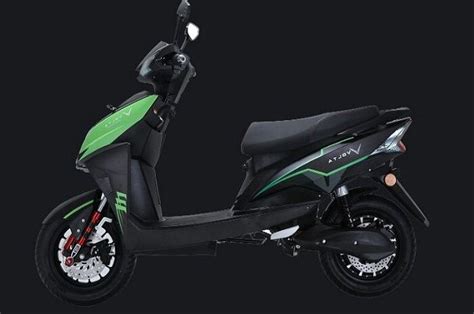 Simak Nih Cara Mengisi Daya Baterai Motor Listrik Volta