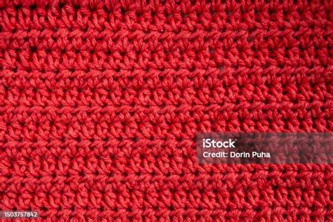 손으로 만든 크로 셰 뜨개질 패턴 질감 빨간색 추상 배경 수평선 0명에 대한 스톡 사진 및 기타 이미지 0명 거친 건축물 Istock