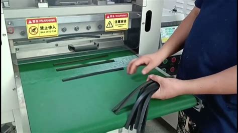 고무 자동 절단기 Youtube