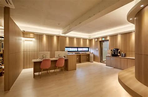 우드톤 깔끔한 60평 필라테스 And 피티샵 인테리어 강남구 삼성동