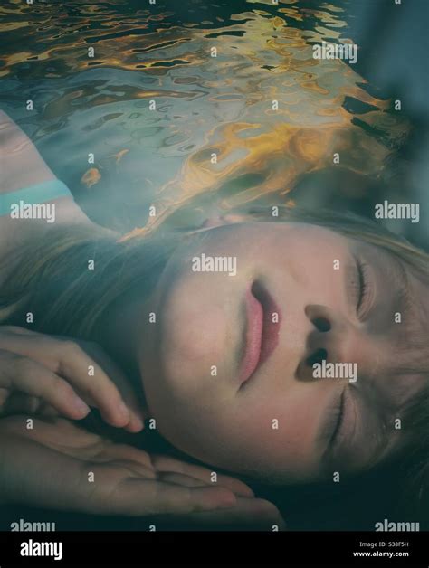 Girl Reflection Water Hi Res Stock Photography And Images Alamy