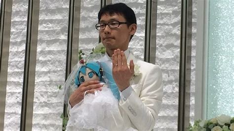 Japanese Man Marries Anime Hologram Of Hatsune Miku TechSpot