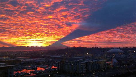 Picture Of The Day Casting An Upward Shadow Twistedsifter