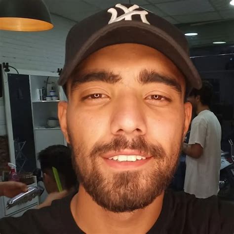 Mahdi Madi Hwo Threads Say More