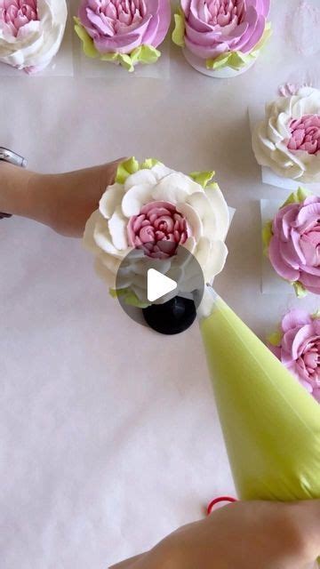 ЗЕФІРНІ БУКЕТИ ПОДАРУНКИ НАВЧАННЯ УКРАЇНА On Instagram МК з відсадження зефірної квіточки🙌🌸