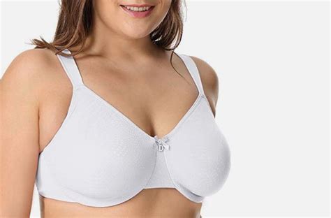 The Best Minimizer Bras For Larger Breasts