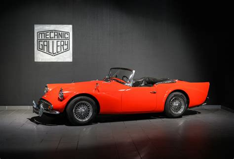 DAIMLER SP250 DART Classic Racing