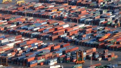 Corspedia Create Docker Container With Flask Seaborn Regression Plot App