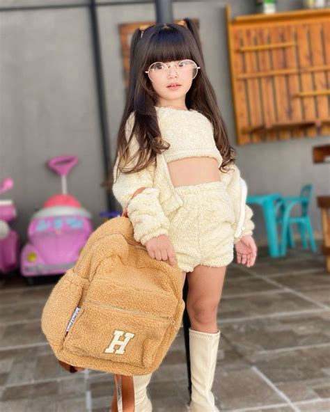 Helena Cruz Lima Looks Infantis Looks Poses