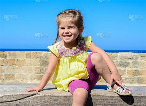 幸福 可爱的 女孩 日光 自然美 白昼 天空 美 青少年 学龄前