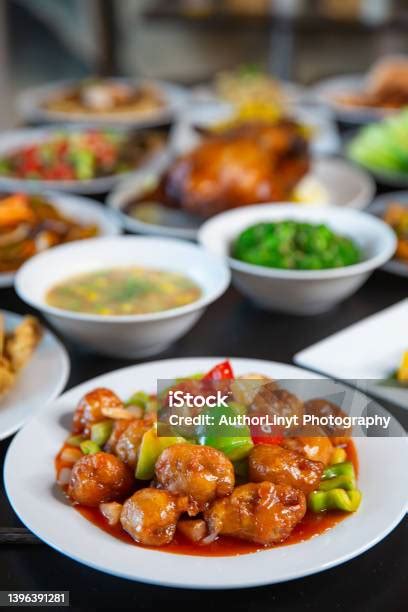 전통적인 광둥 얌차 아시아 미식가 요리의 음식 플래터 콤보 세트 탕수육에 대한 스톡 사진 및 기타 이미지 탕수육 물고기 새콤달콤한 요리 Istock