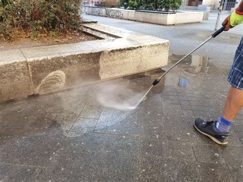 🧹 Измихме и почистихме Графа тъй като Общината не го прави 💦 Само с една обикновена