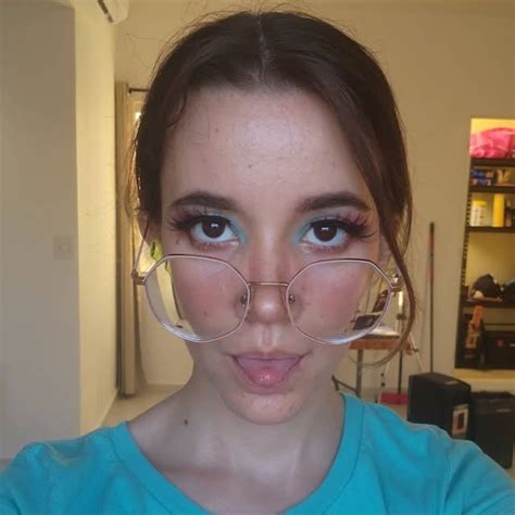 Alice Streamer Aliceewytte • Threads Say More