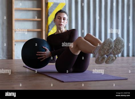 Russian Twist Hi Res Stock Photography And Images Alamy