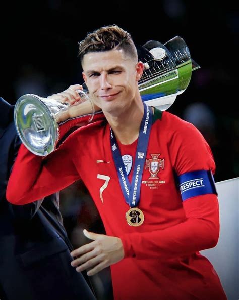 Pin Su Cristiano Ronaldo Foto Di Calcio Immagini Di Calcio Calcio
