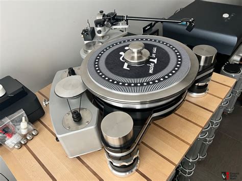 Vpi Avenger Plus With Reference Footers Photo 4915302 Canuck Audio Mart