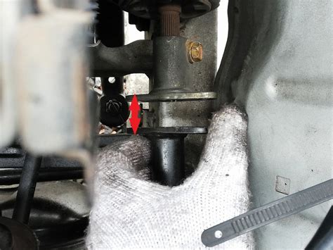 初心者でもできる「ステアリングジョイントラバー交換」（スズキ ジムニー・ja12ja22）by とらまる みんカラ