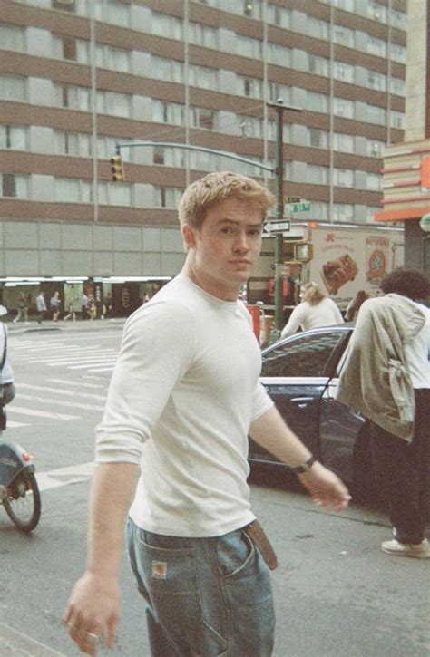 Pin De Julian 𝓼𝓹𝓲𝓵𝓵𝓮𝓭 Em Kit Connor☺️ Em 2025 Fotos De Personagens Frases Fodase Garotos