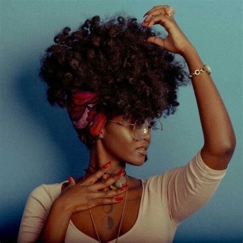 Why Choose A Kinky Curly Wig For Your Next Style