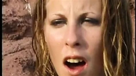 Hannah Harper扮演她的角色并在舞台上被狠操 Xhamster