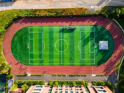 操场高清图片 俯拍校园操场学生锻炼体育运动 建筑 城市免费下载 格式 4000像素 编号70720167 千图网