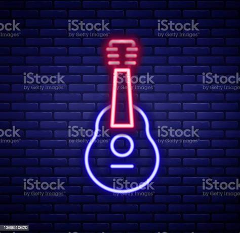 벽돌 벽 배경에 고립 된 빛나는 네온 라인 기타 아이콘 어쿠스틱 기타 현악기 다채로운 개요 개념 벡터 고전 양식에 대한 스톡